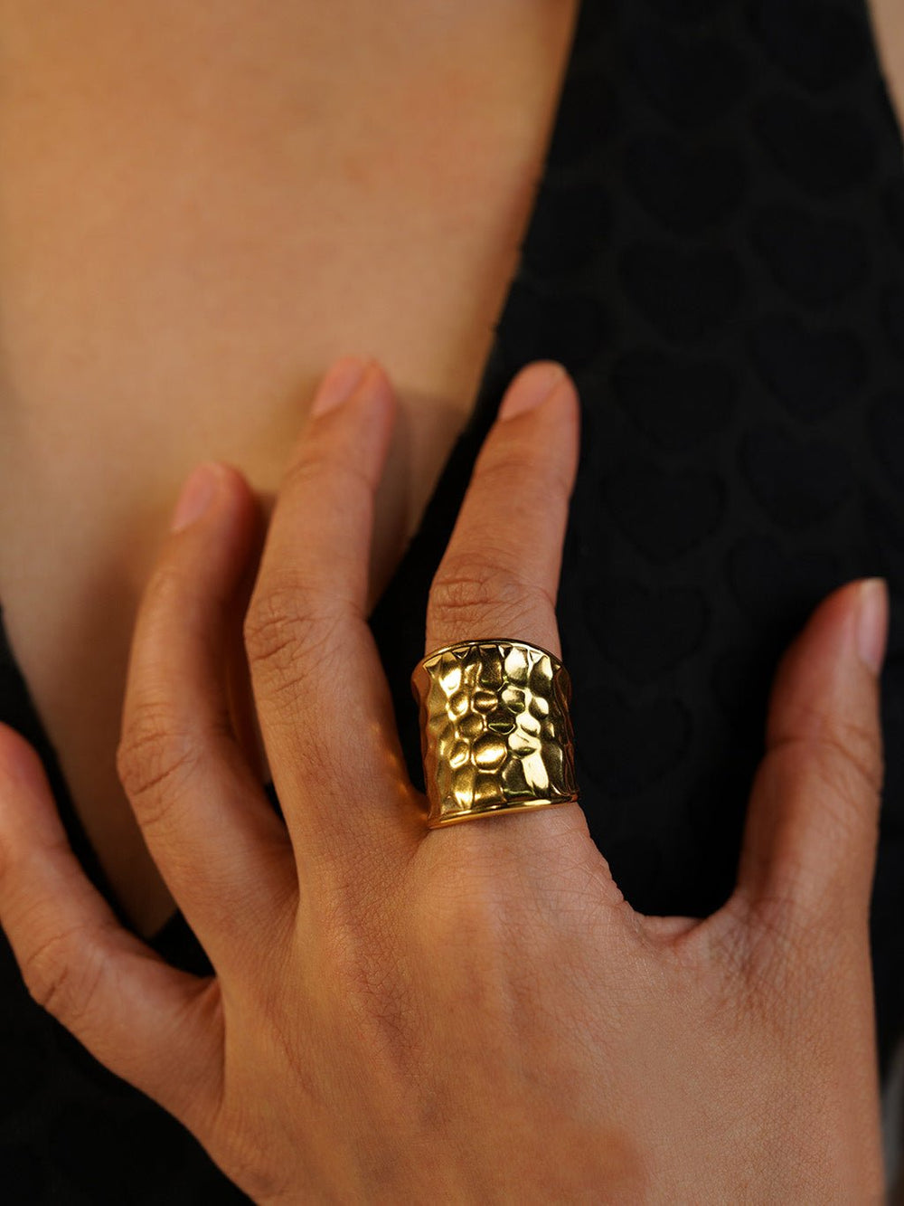 Breiter Struktur-Ring Gold